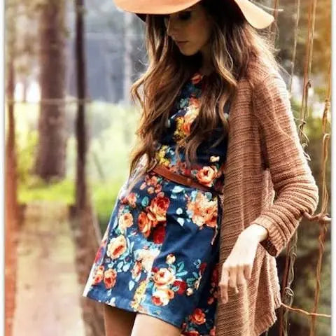 Autumn clothes us in flowers - Flora Queen